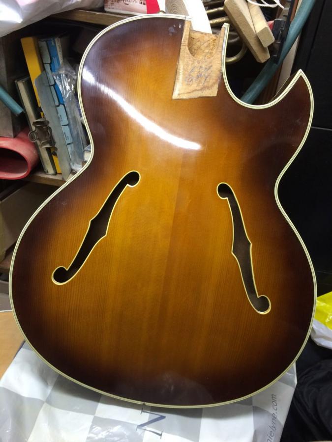 Where are the Hofner full body, (single) florentine cutaway specimens ...